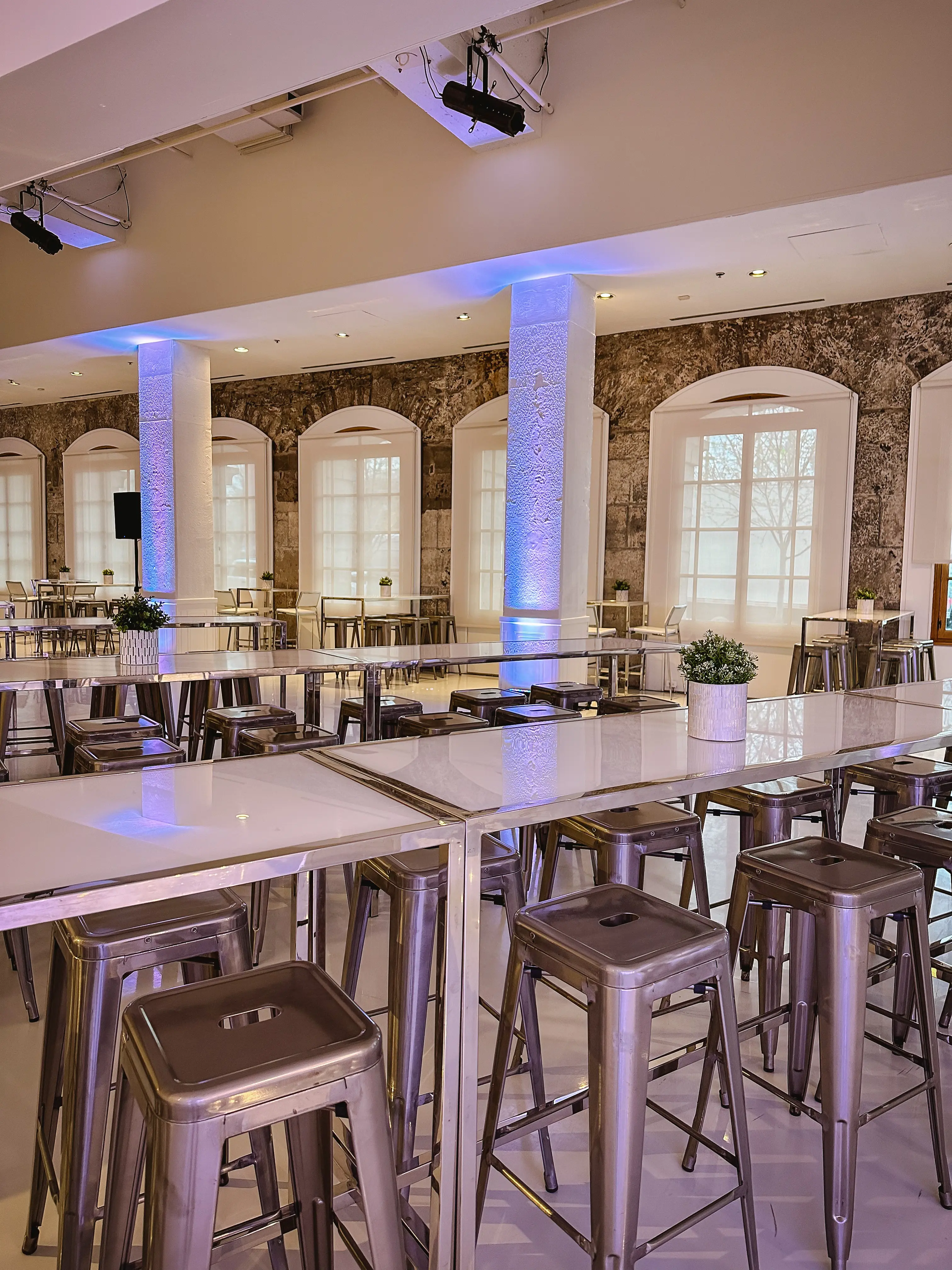 Tonic - Table commune - Fermé - Stainless & Blanc | DX