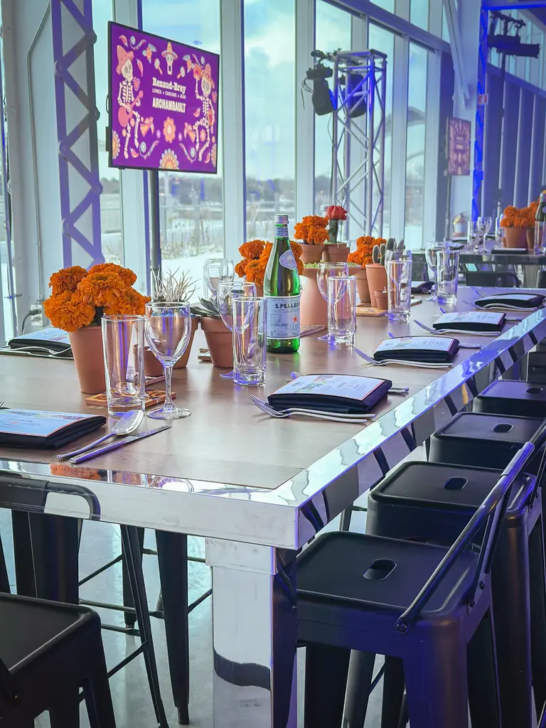 Florence table dîner - 8' L x 42'' l x 40'' H - Bois brun | DX