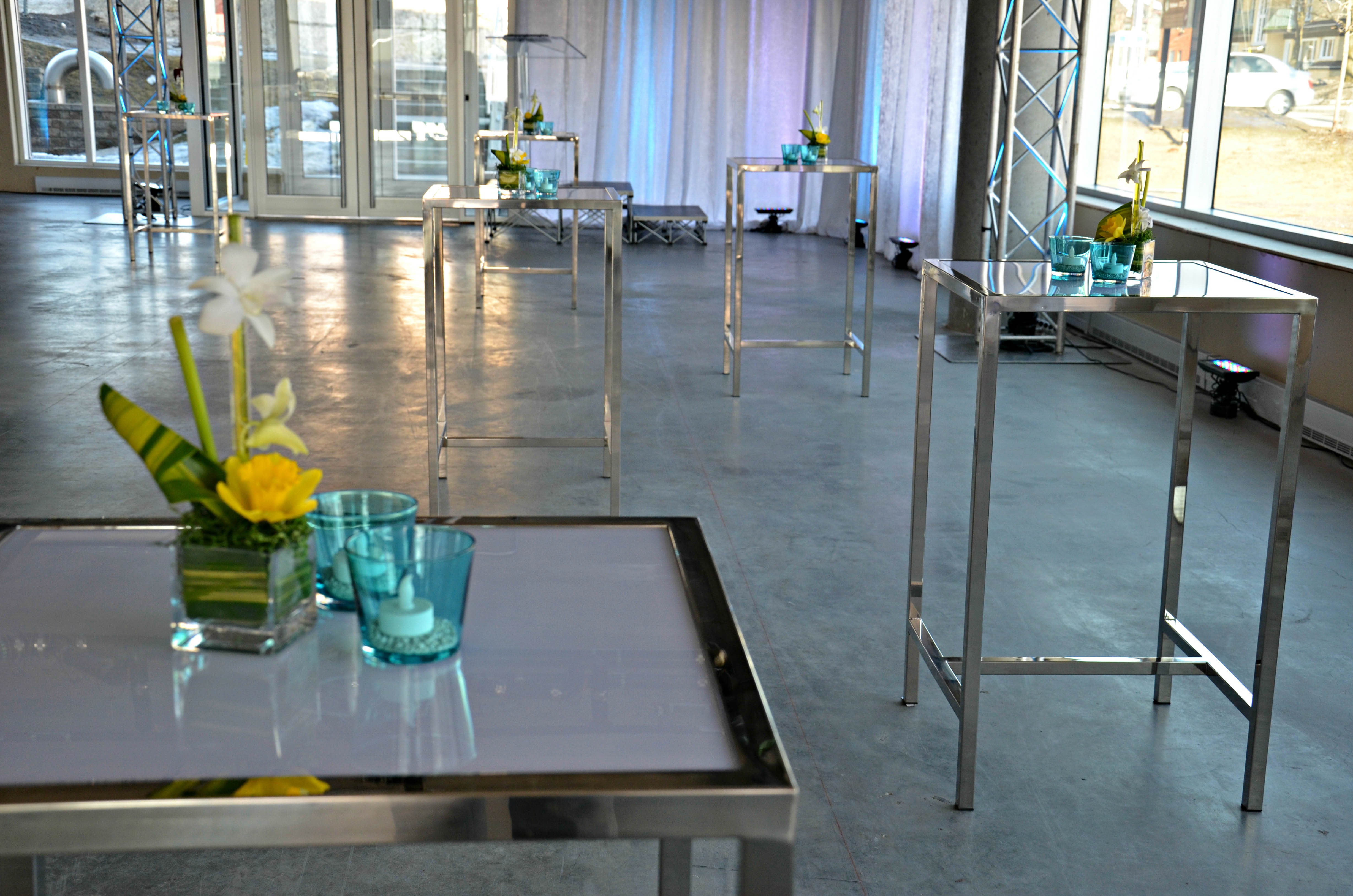 Tonic cruiser table - Stainless and white | DX